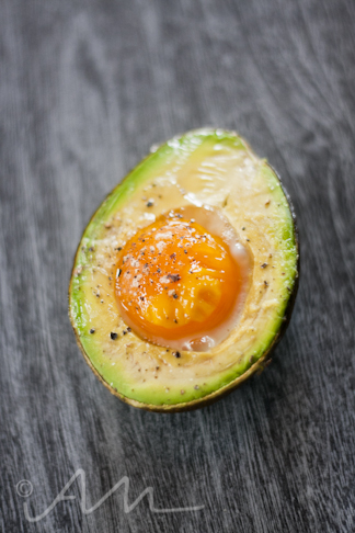 {meatless monday – “the av-egg-ado”} | food & foto